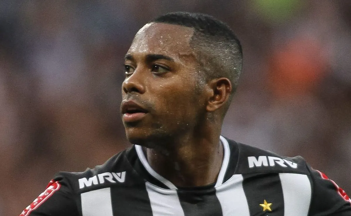 Robinho deixa cadeia de Tremembé e é transferido a presídio de Limeira