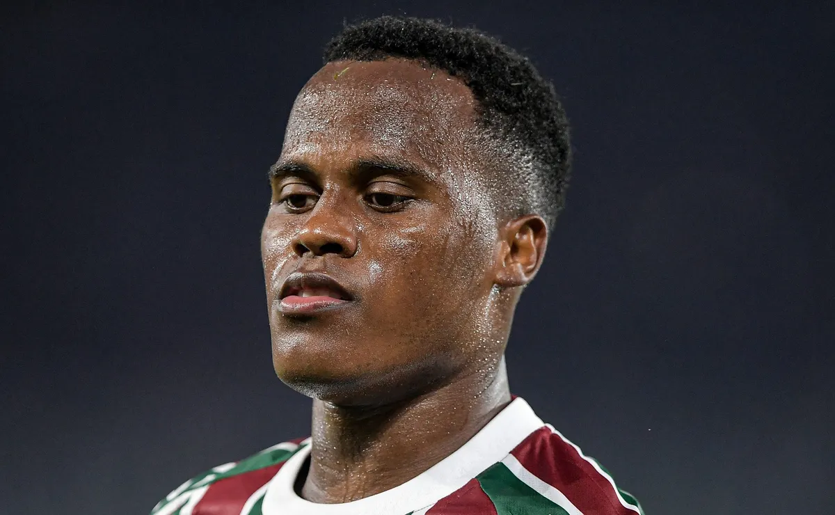 John Árias ficará na Europa, afirma Jorge Nicola