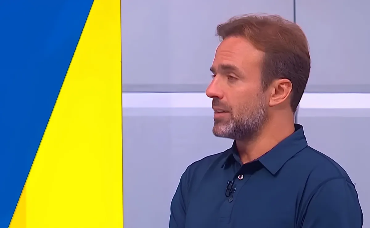 Roger Flores vê disputa aberta entre Flamengo e Palmeiras